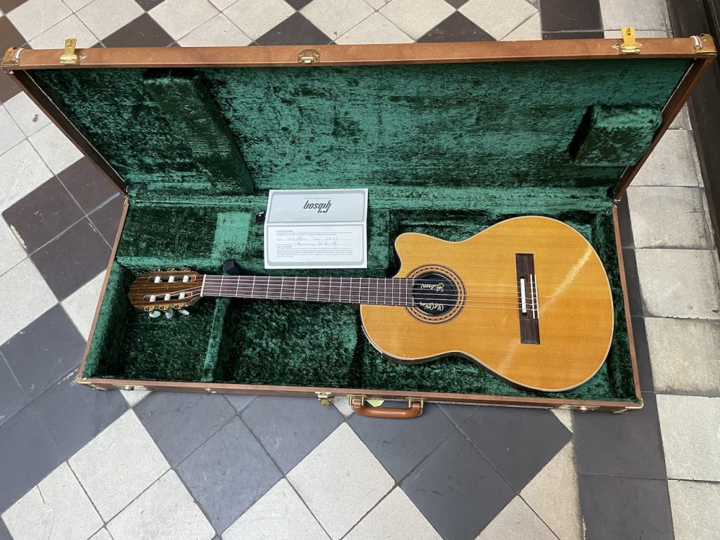 GIBSON CS CHET ATKINS CE 1982 - Galerie Casanova